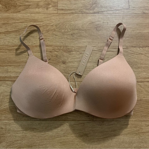 SKIMS | Intimates & Sleepwear | Skims Wireless Form Tshirt Demi Bra ...